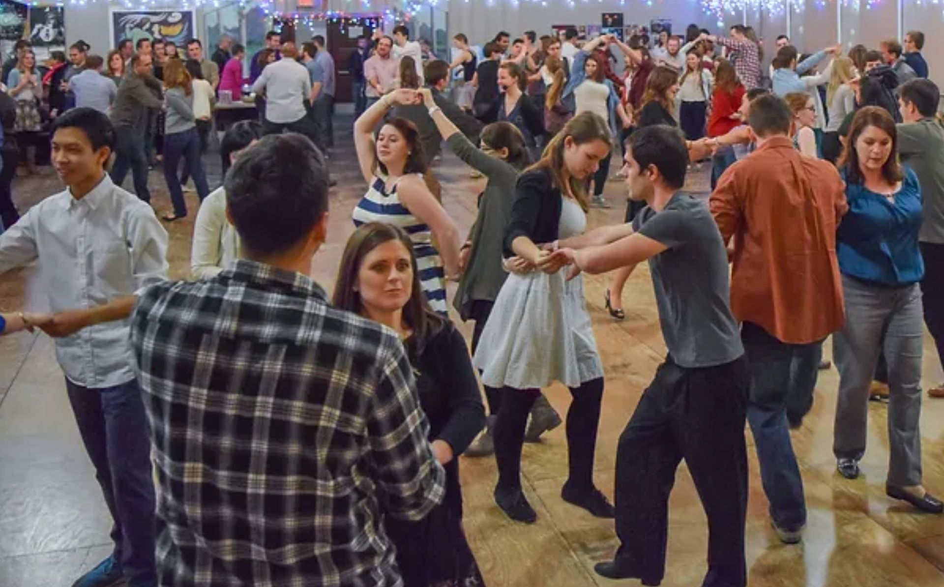 Aprende a bailar en Five Buck Friday Swing Dancing